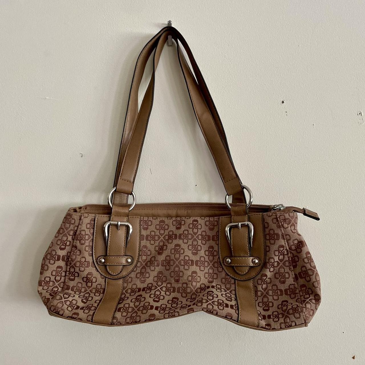 Croft and Barrow baguette purse! This is a versatile... - Depop