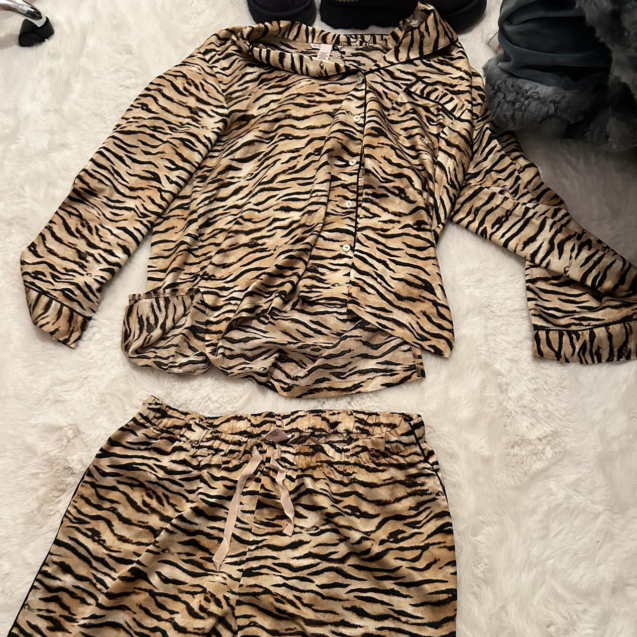 tiger print silk victoria secret vintage pajama set - Depop
