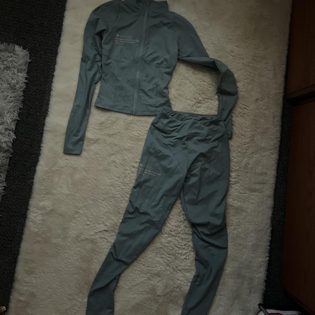 Plt set! Size 4. - Depop