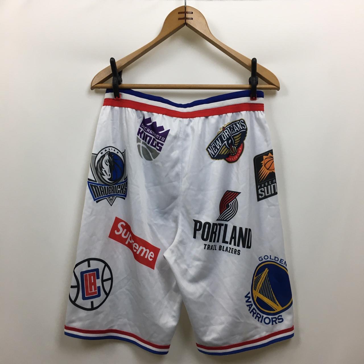 Supreme Men's White and Navy Shorts | Depop