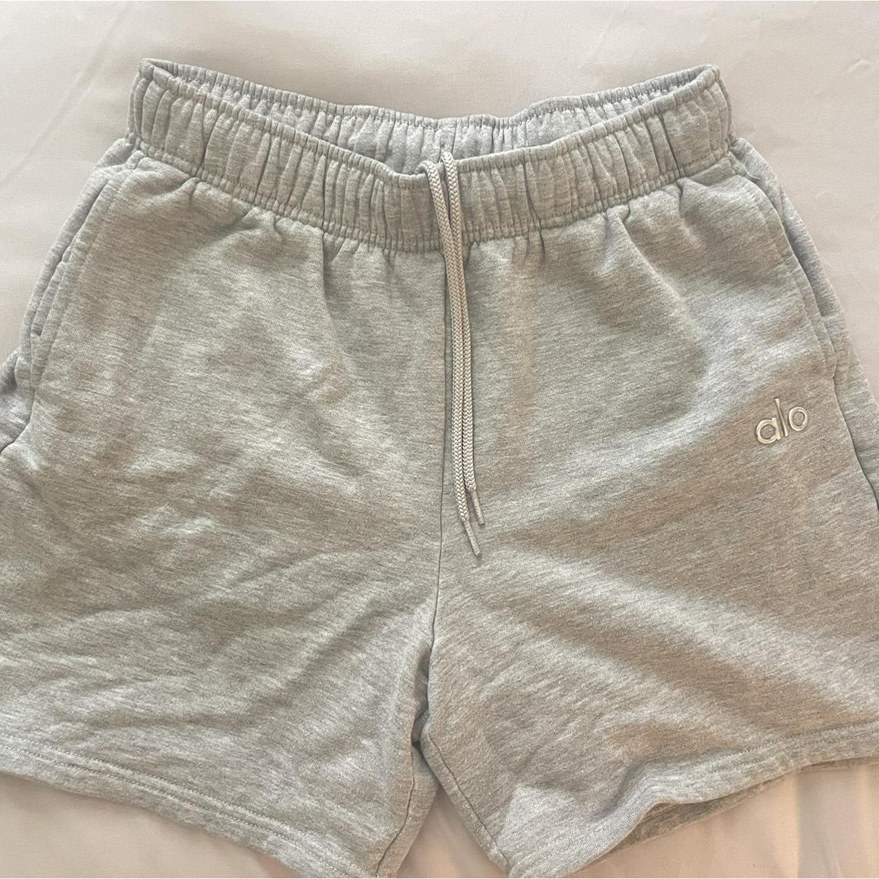 Alo Accolade Sweat Short (originally 78$) - Depop