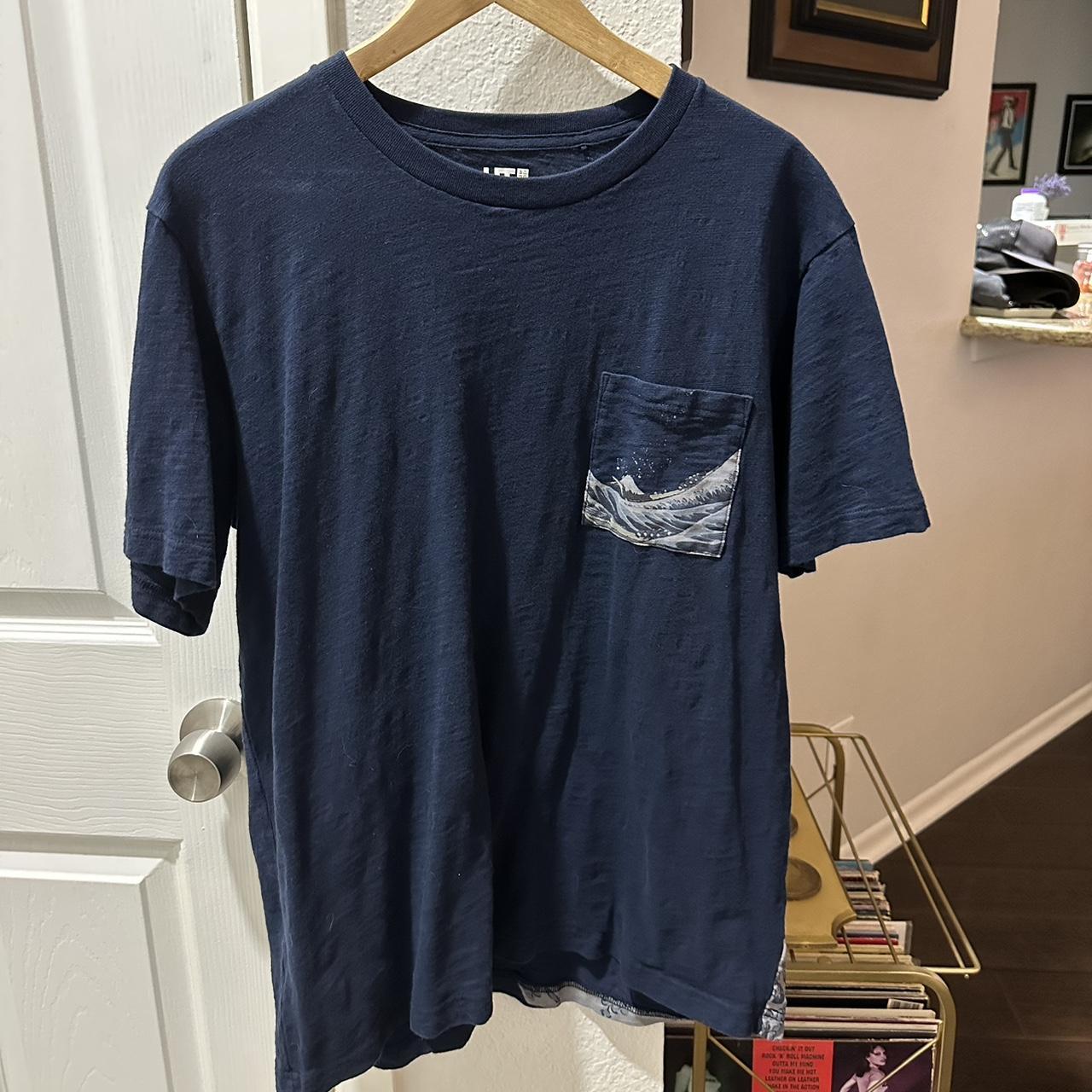 UNIQLO great wave mens t shirt -size large -in... - Depop