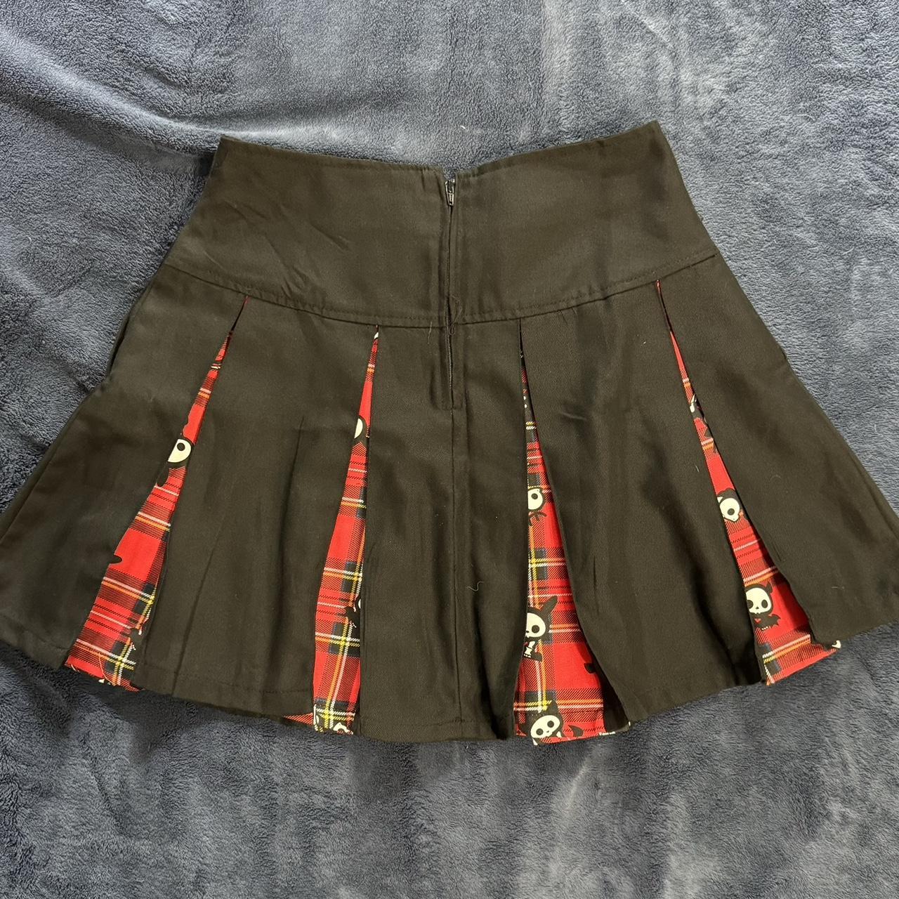 Skelanimals Hot Topic red & black pleated mini... - Depop