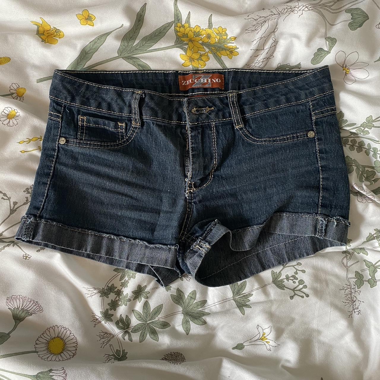 y2k soft low rise shorts! marked size 5 junior but... - Depop