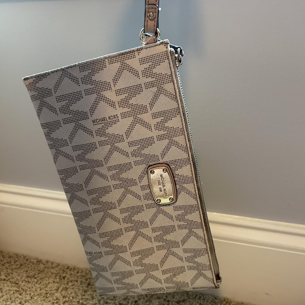 Micheal Kors Wristlet Wallet Super cute and has lots... - Depop