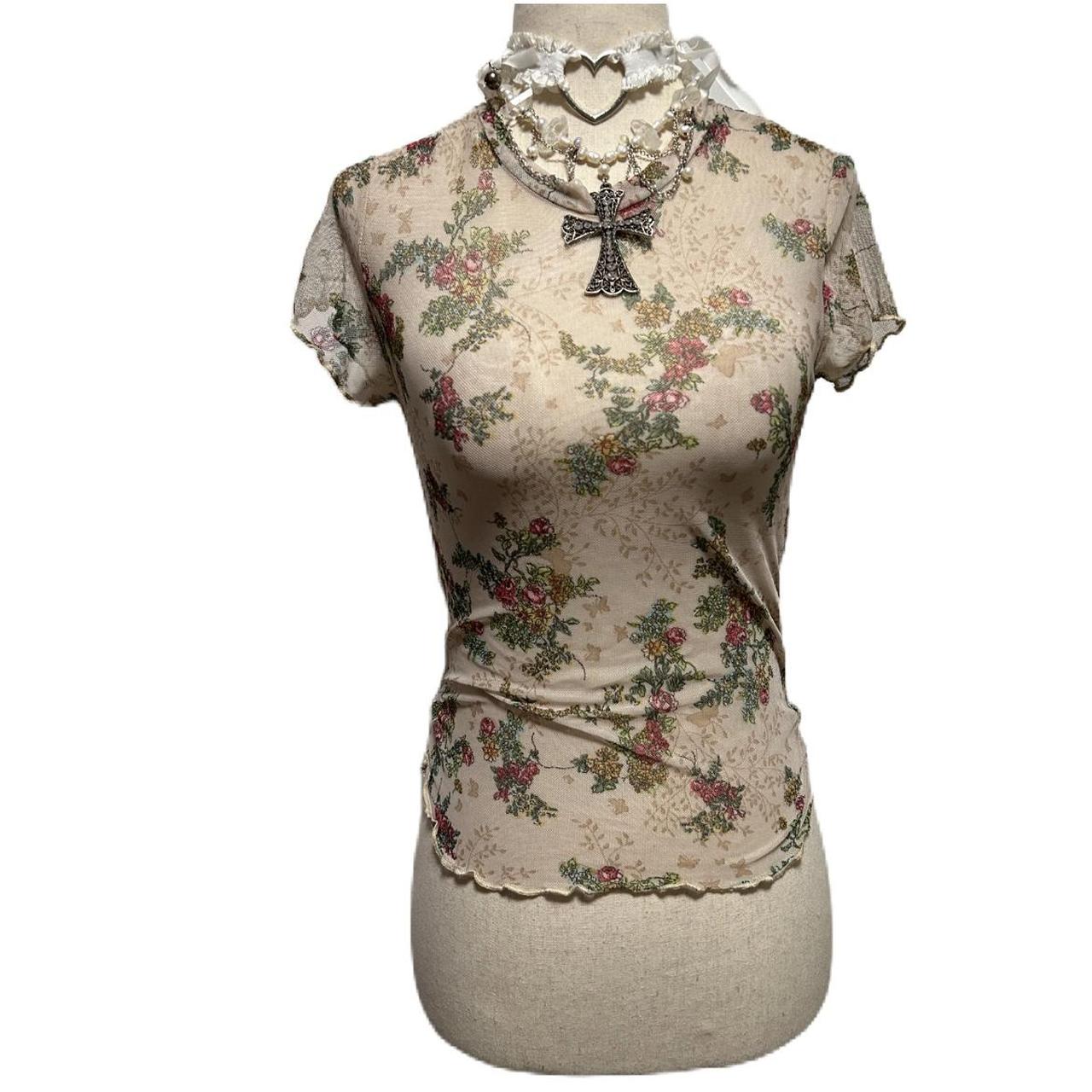 Very cute sheer flower 🌺 pattern top stretchy form... - Depop