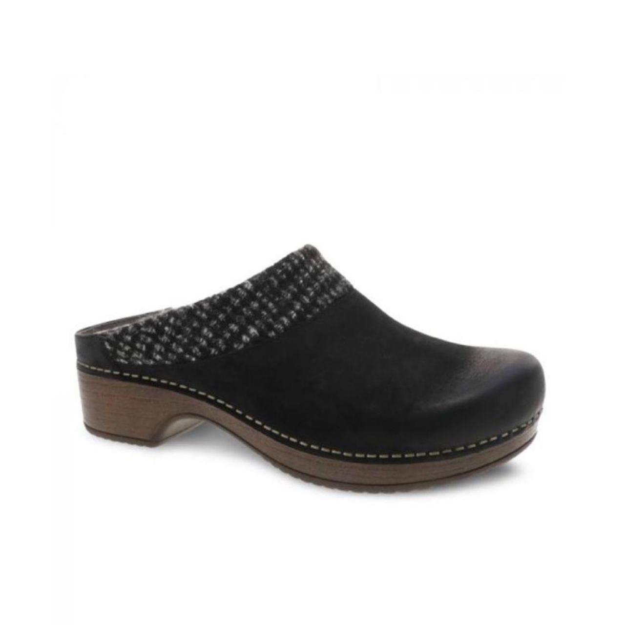 Dansko Black Bev Burnished Nubuck Clogs Pre-owned... - Depop