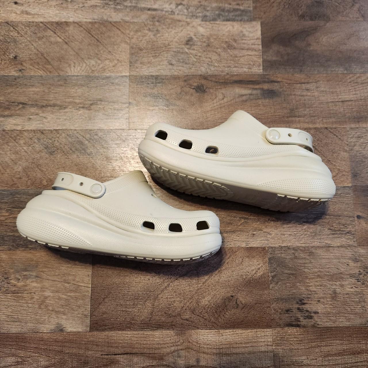 🗣 Crocs Crush Clog Super cute bubbly platform... - Depop