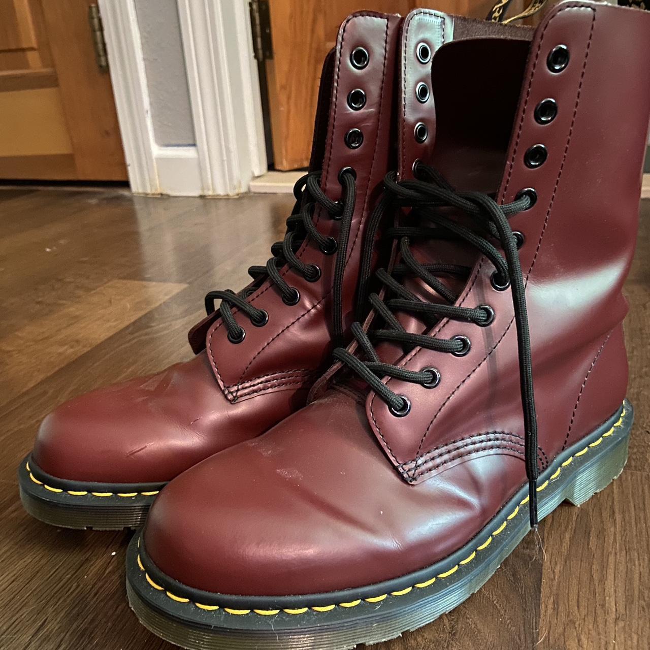 Women's Burgundy and Red Boots | Depop