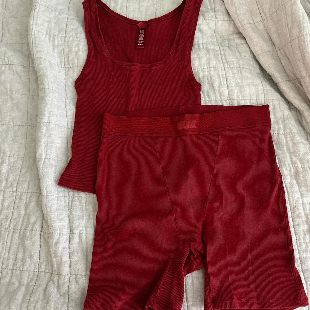 Skims set Worn once - Depop