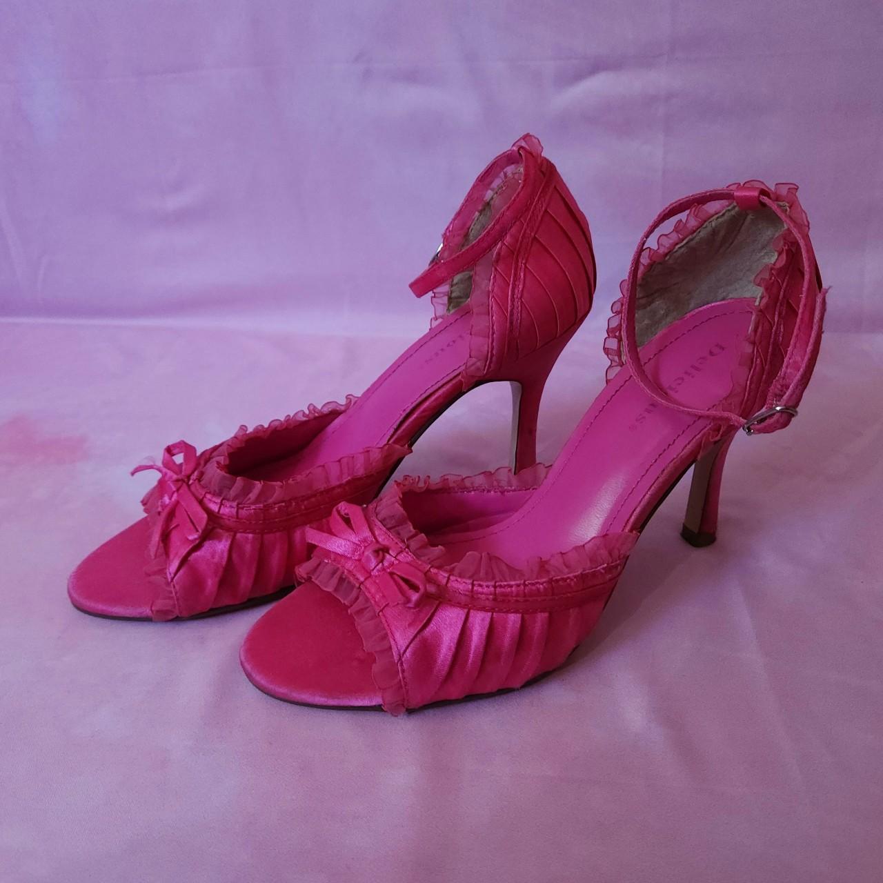 Women's Pink Courts | Depop