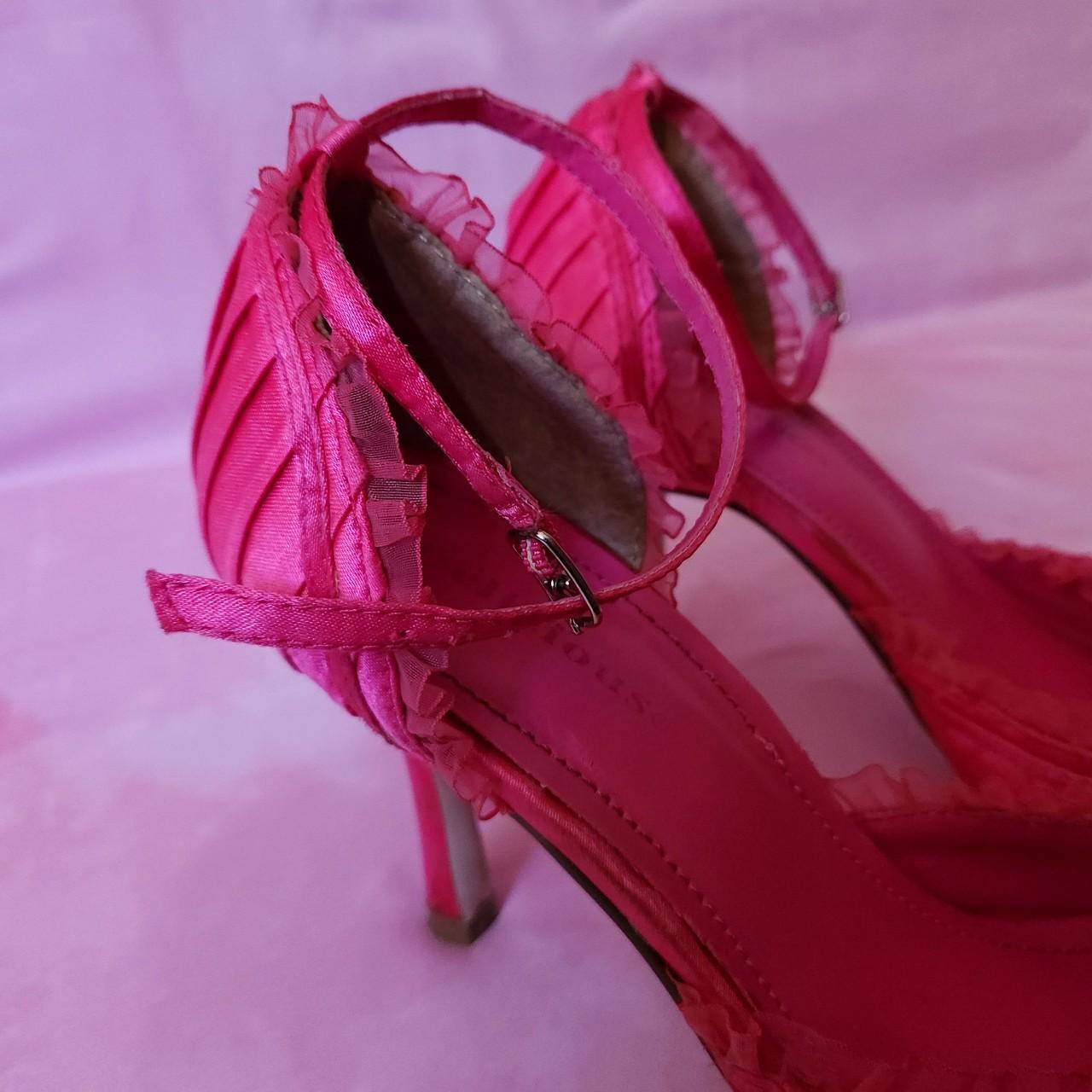 Women's Pink Courts | Depop