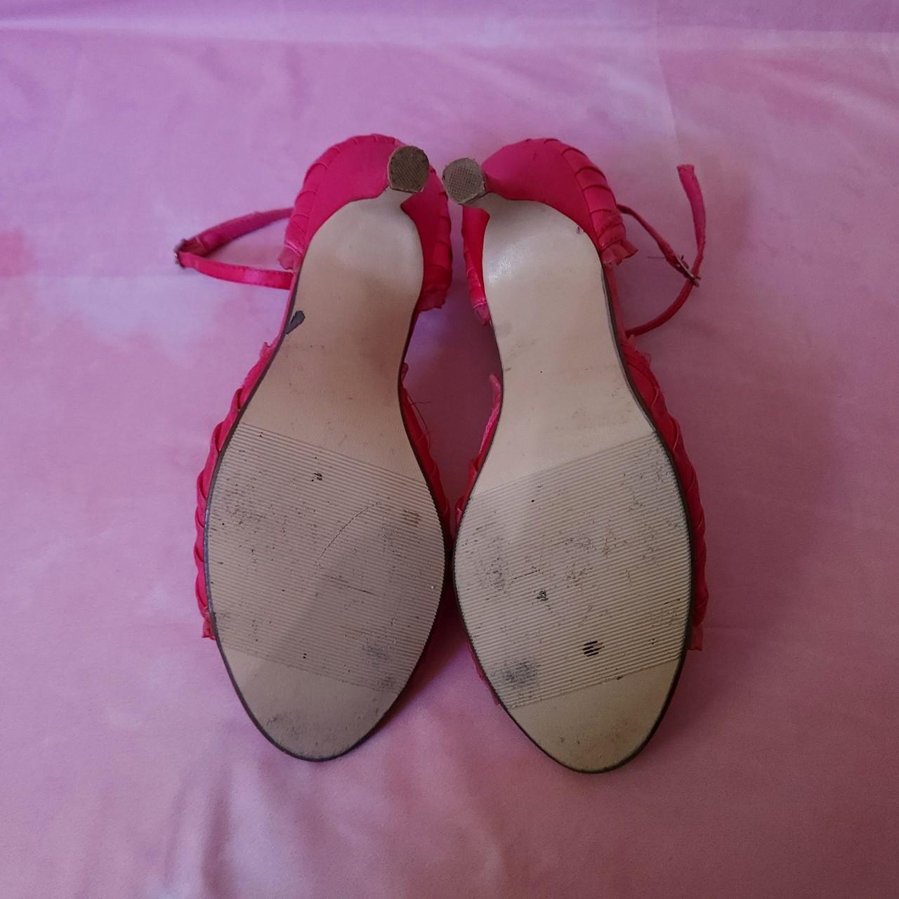 Women's Pink Courts | Depop