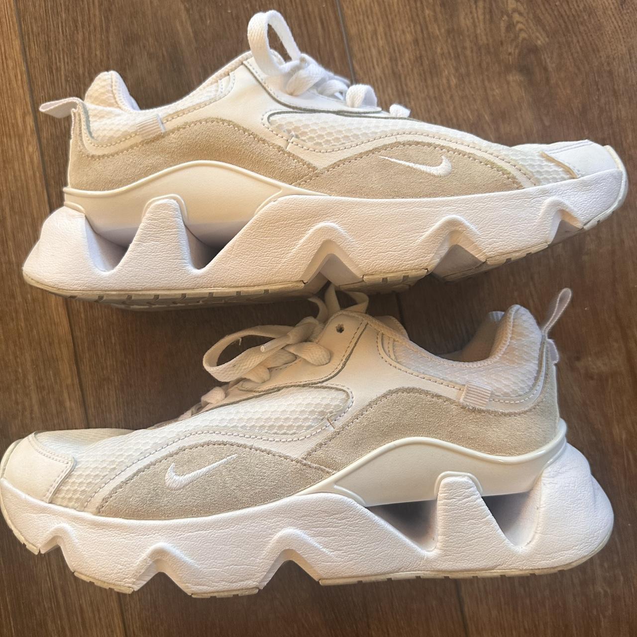 Nike Zoom Vomero 2 trainers/Color White/ Excellent... | Depop