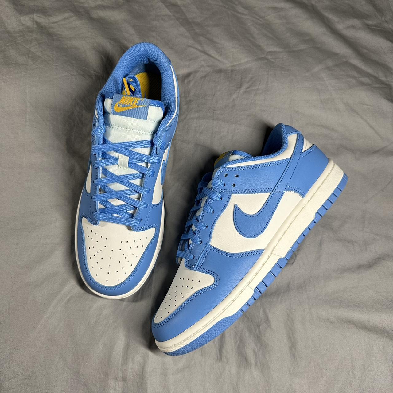 Nike Women's Blue Trainers | Depop