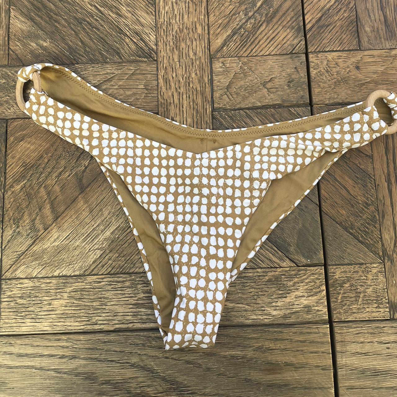 Rip Curl Women's White and Tan Bikini-and-tankini-bottoms | Depop