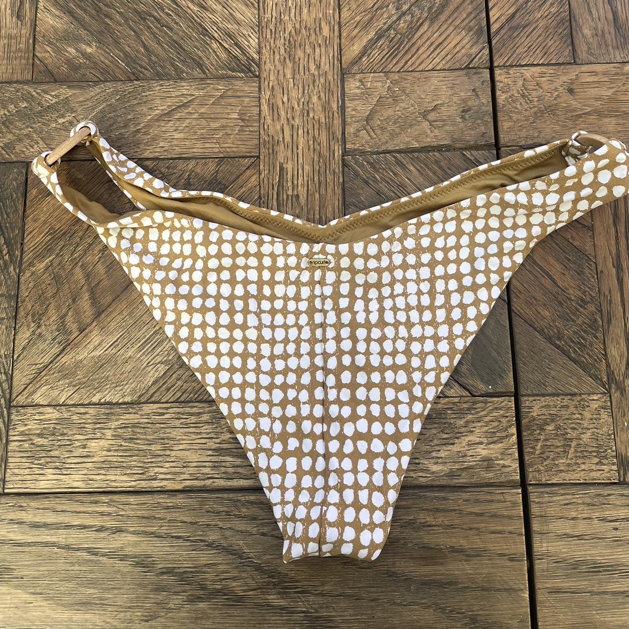 Rip Curl Women's White and Tan Bikini-and-tankini-bottoms | Depop