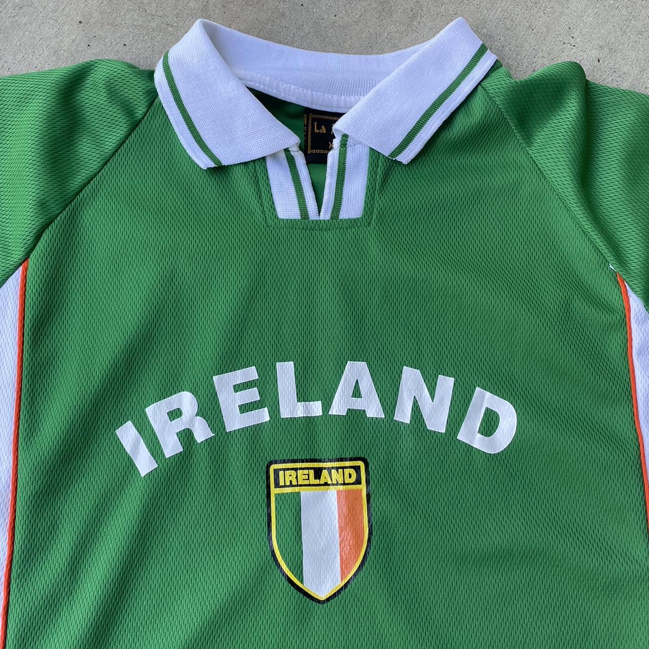 Ireland green and white soccer jersey 🇮🇪 Size: men’s... - Depop