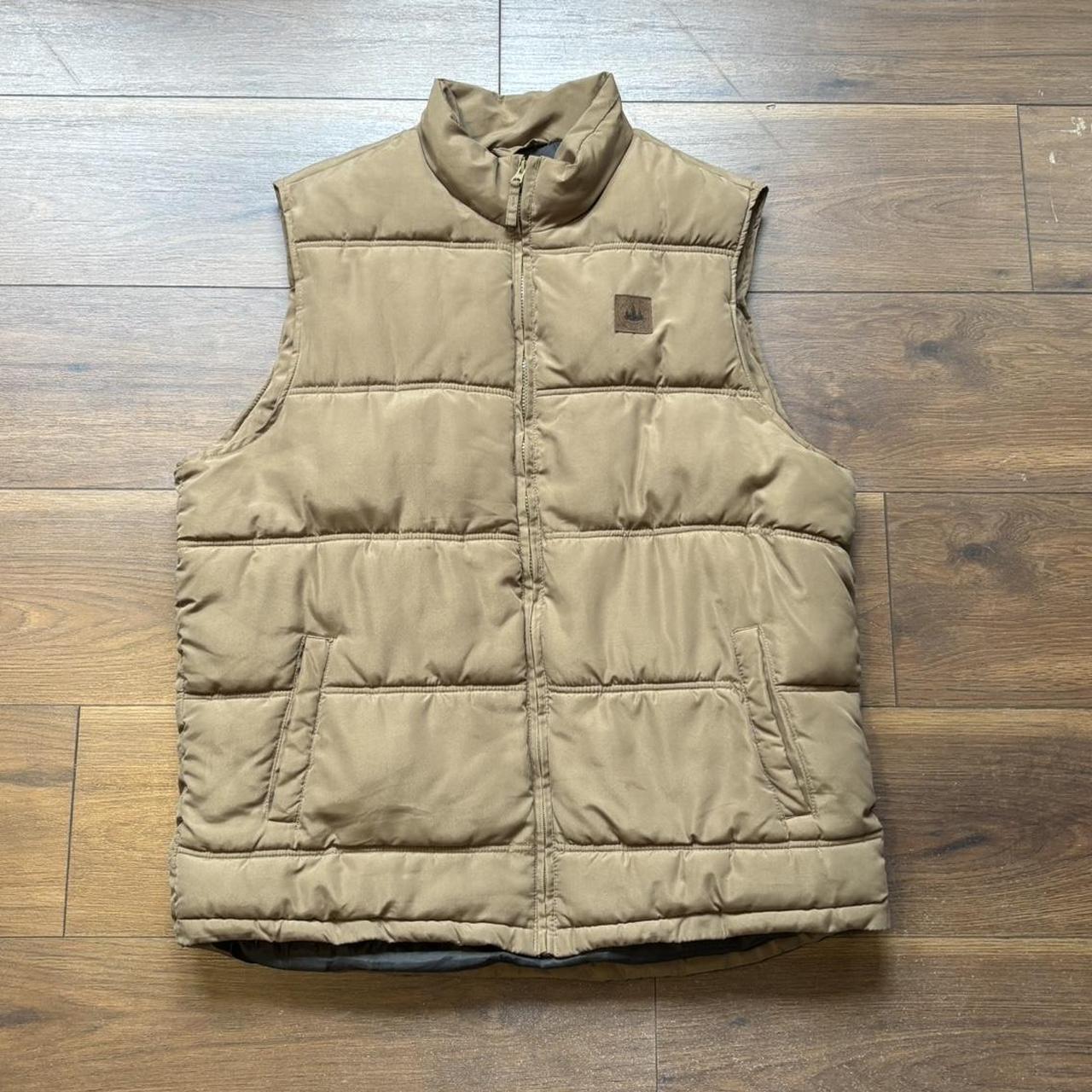 •Tan Field & Stream Puffer Vest •Great Vest// Thick... | Depop