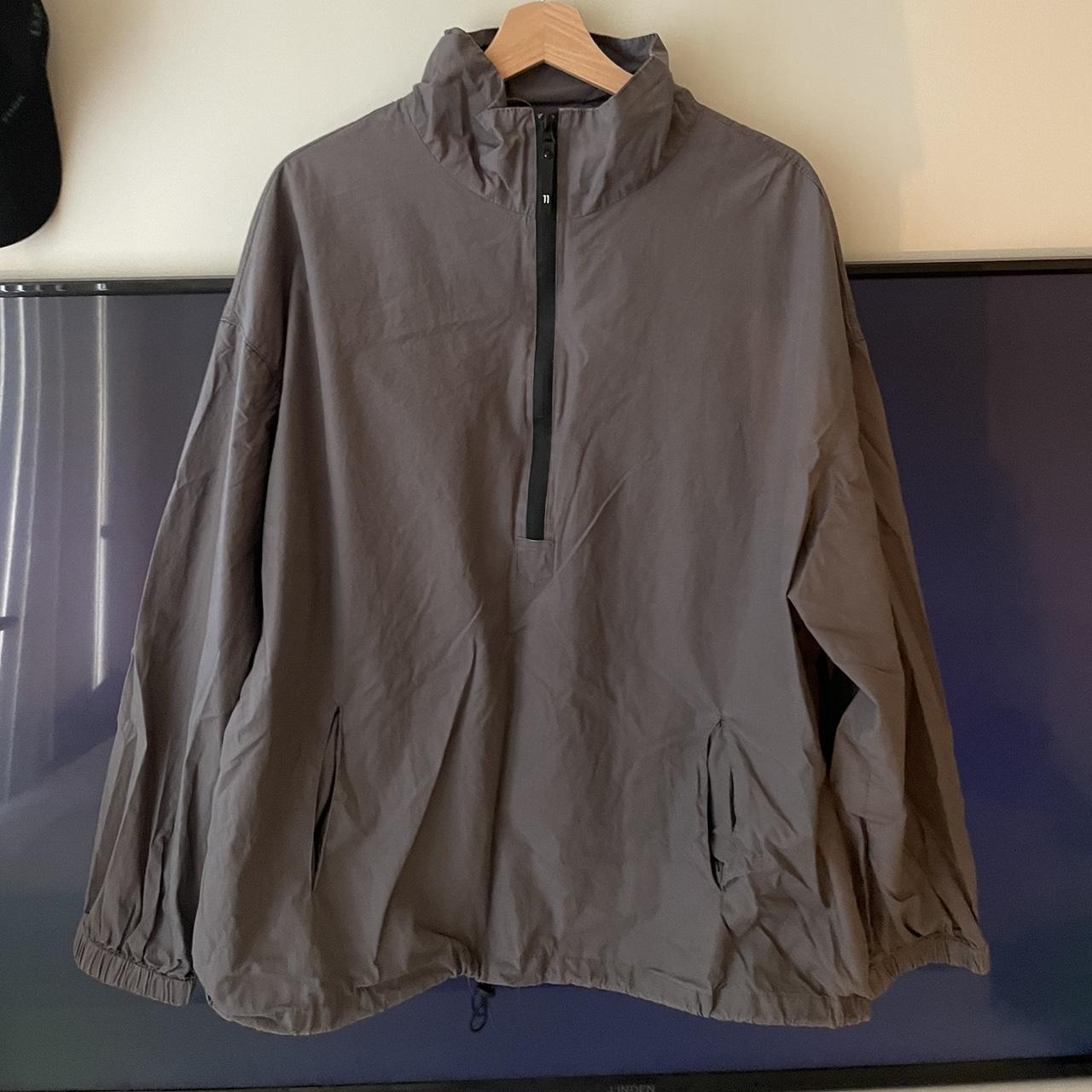 Vintage windbreaker with adjustable cuffs on bottom... - Depop