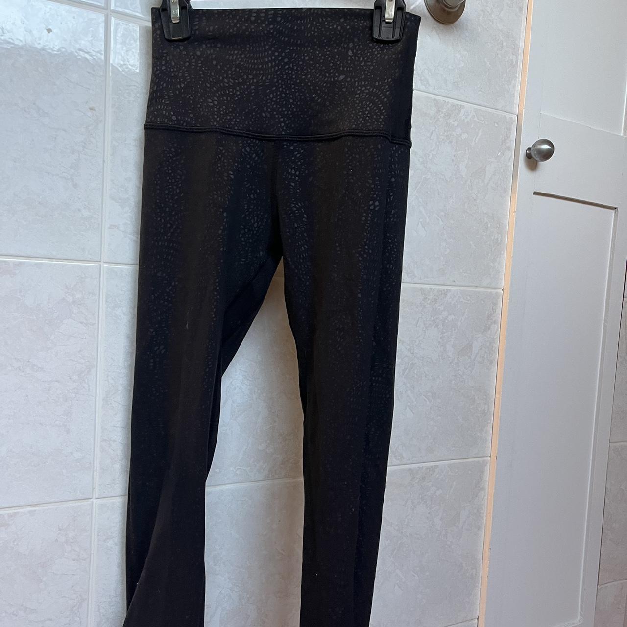 Lululemon printed leggings 21” size 2 🖤🖤 PLZ NOTE:... | Depop