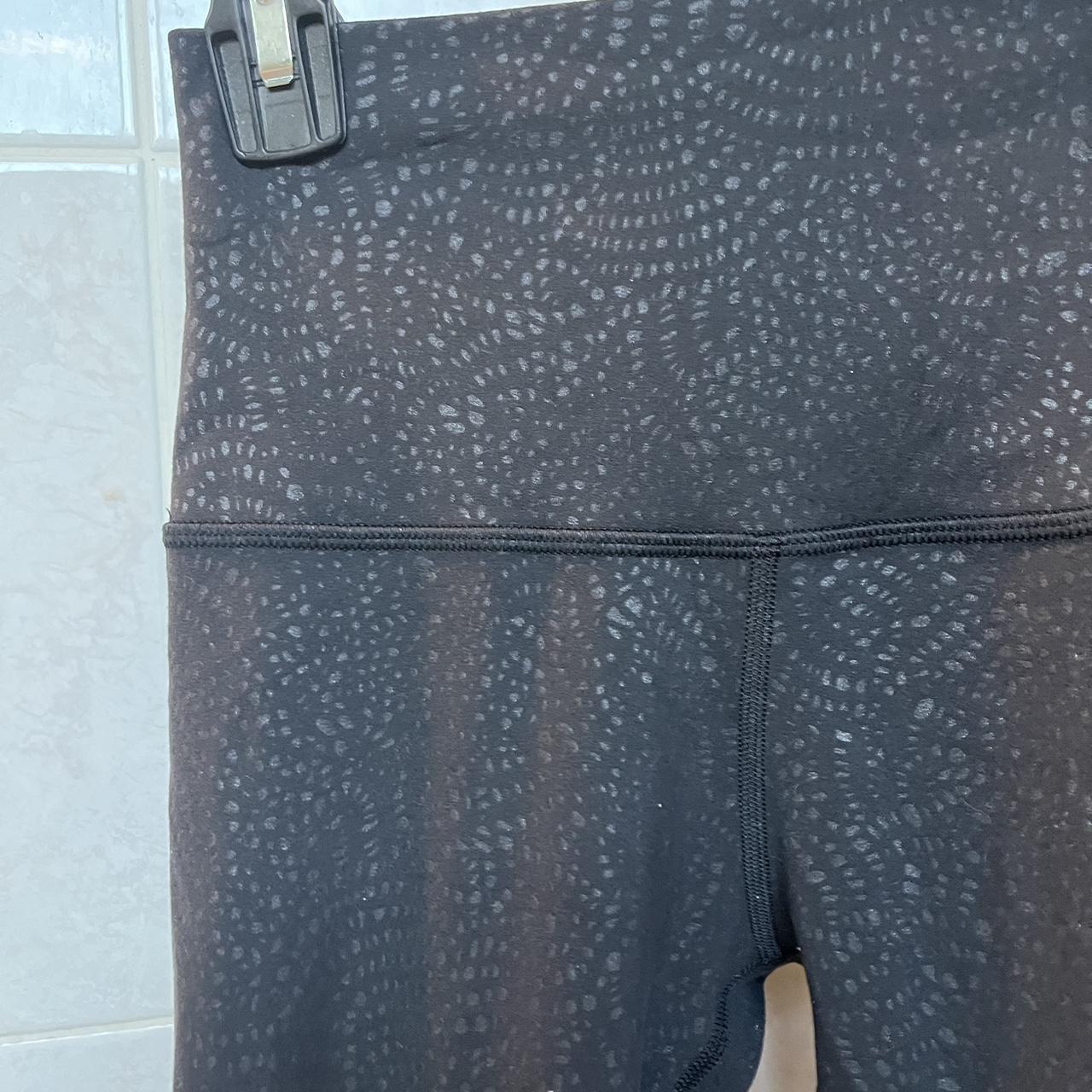 Lululemon printed leggings 21” size 2 🖤🖤 PLZ NOTE:... | Depop