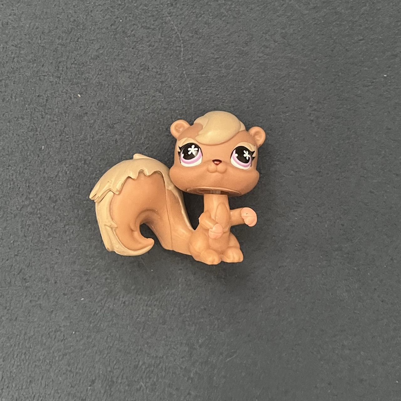 LPS SQUIRREL 703 small flaws (few paint chips and... - Depop