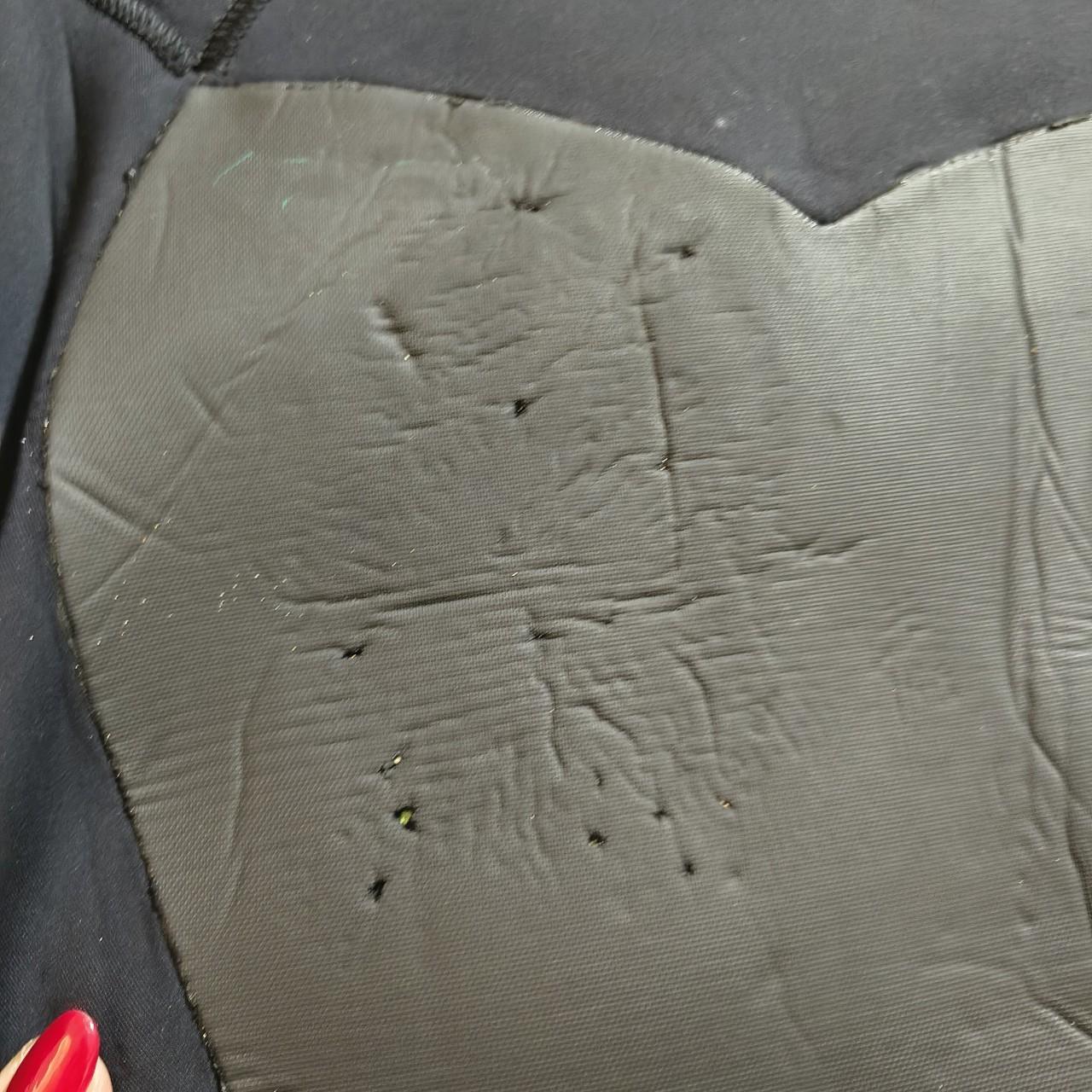 Roxy black wetsuit with a bit of tear AU4 #surfing | Depop