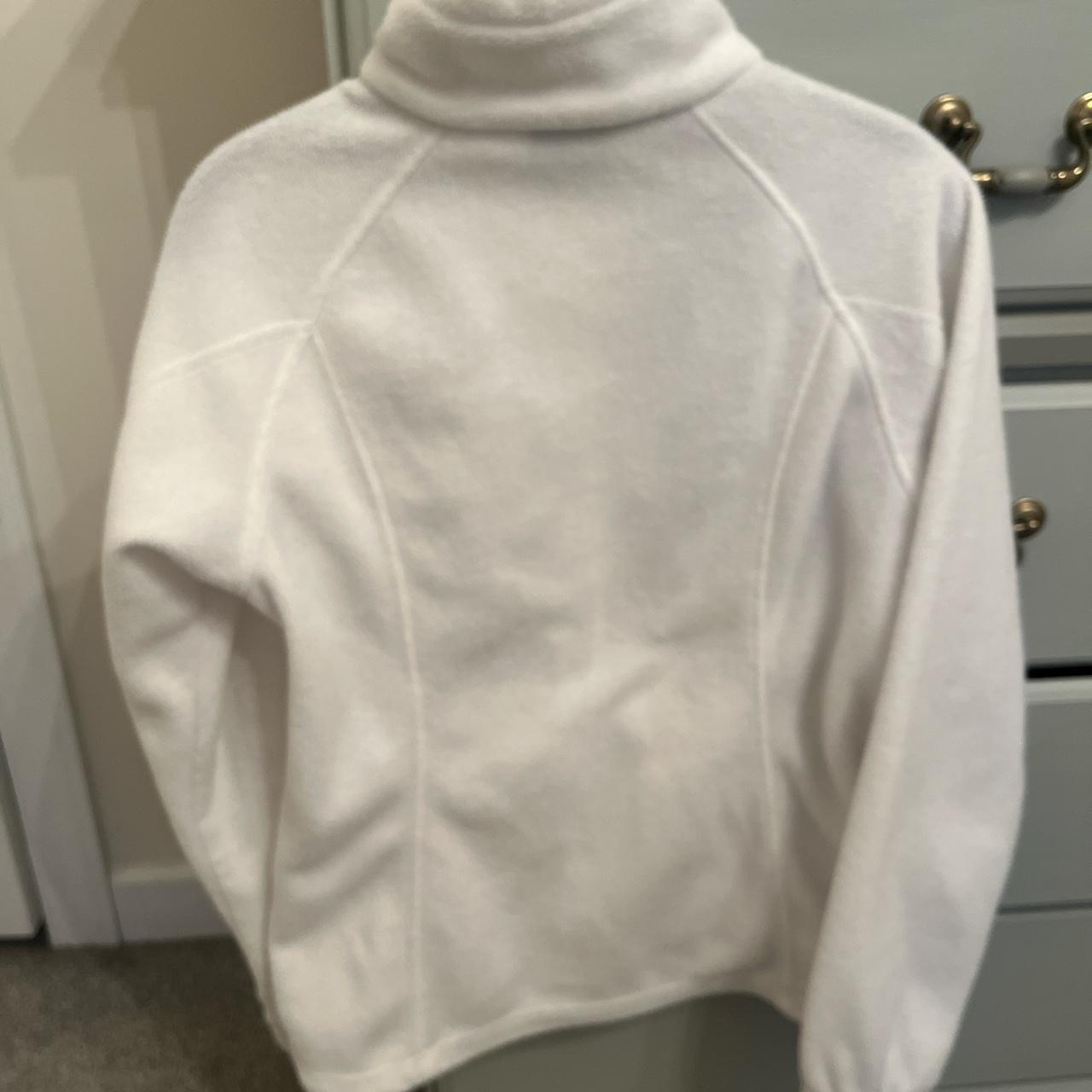 Columbia white fleece jacket -Size small - Depop