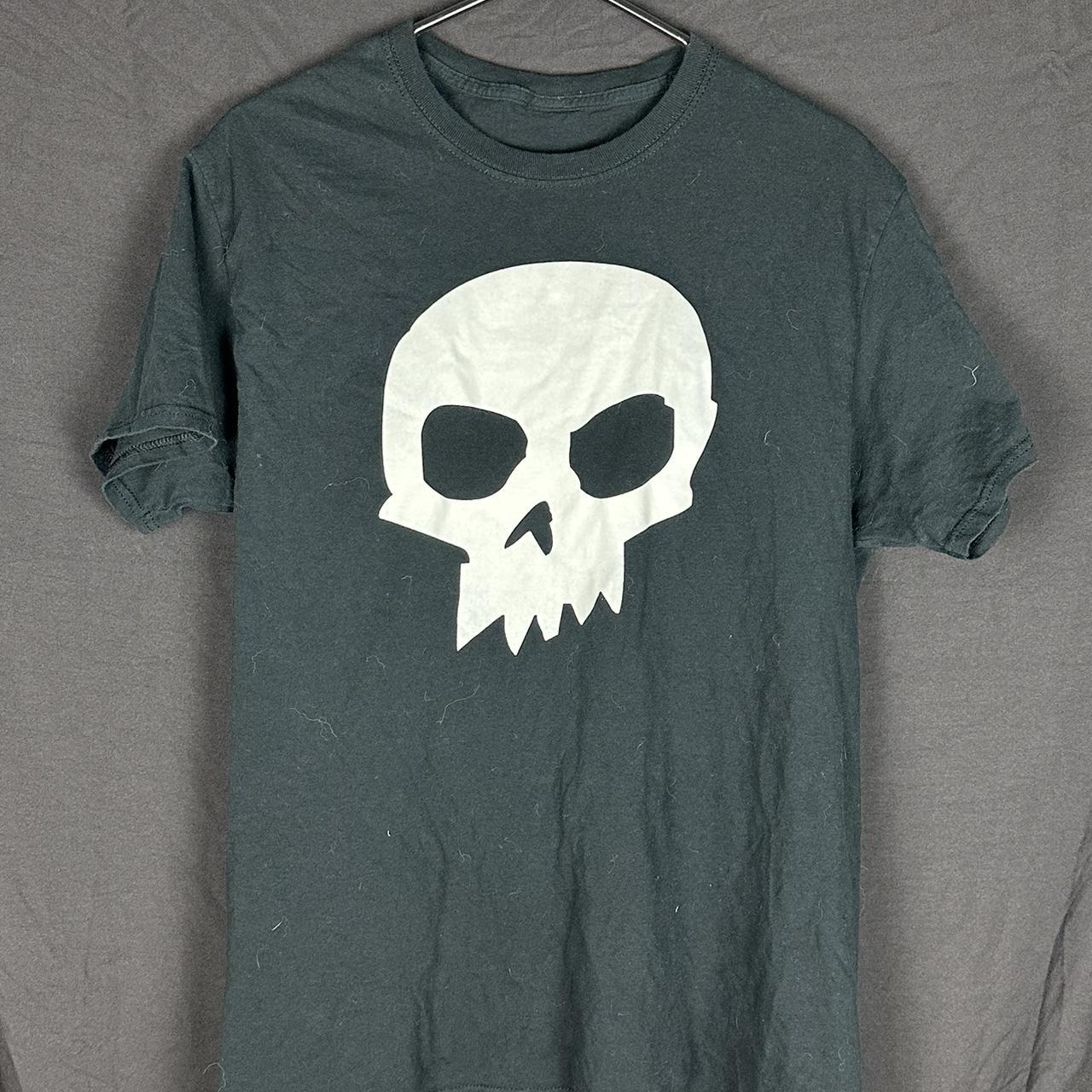 Black šküll tee Size medium but fits like a small... - Depop