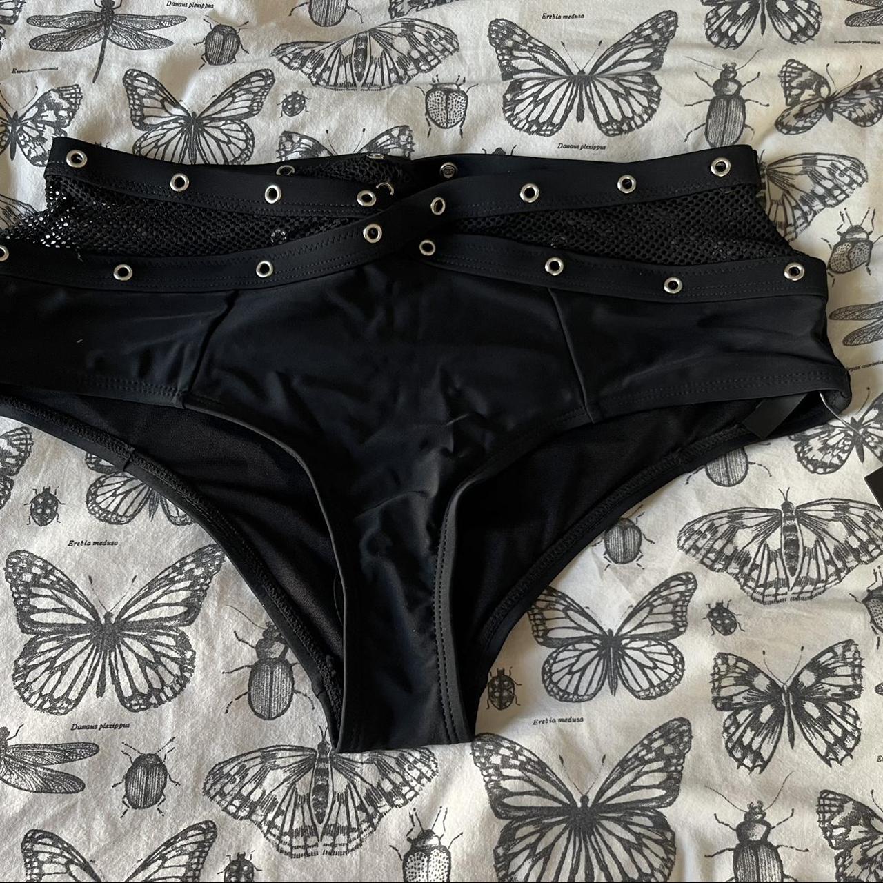 Hot Topic Women's Black Bikini-and-tankini-bottoms | Depop