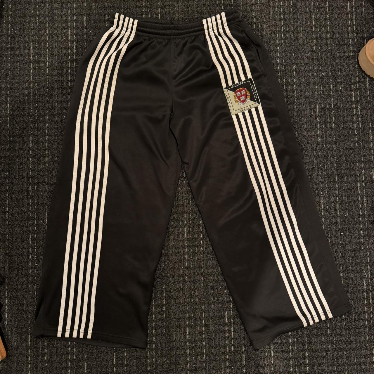 🖤 Allure County Sweats (Re-pop) Logo was falling... | Depop