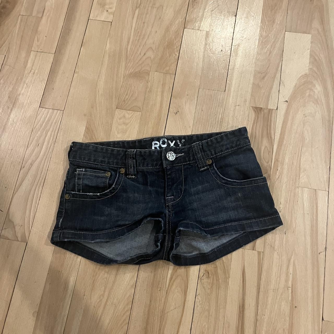 low rise roxy shorts -size 1 -zipper is broken it... - Depop