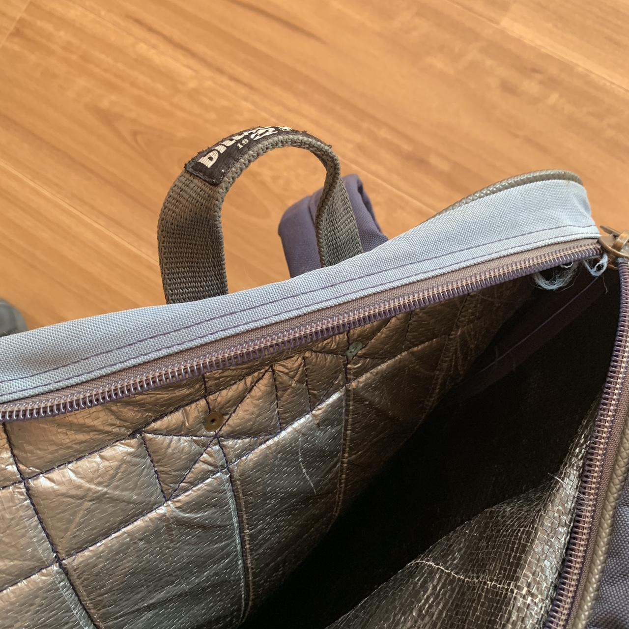 Vintage 90s Billabong backpack. In great condition... - Depop