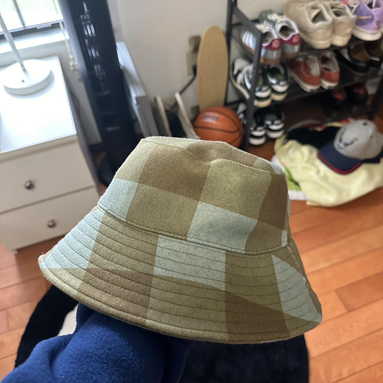 Universal Threads Green Bucket Hat #buckethat #hat - Depop