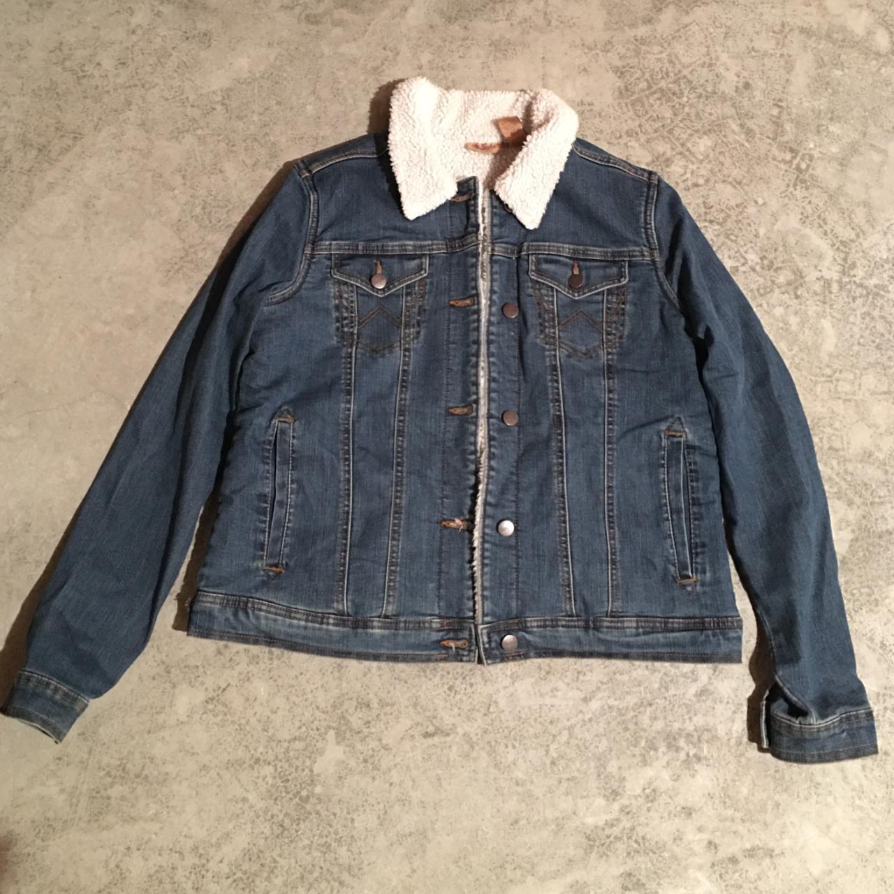 Wrangler jean jacket Wool on inside Size large... - Depop