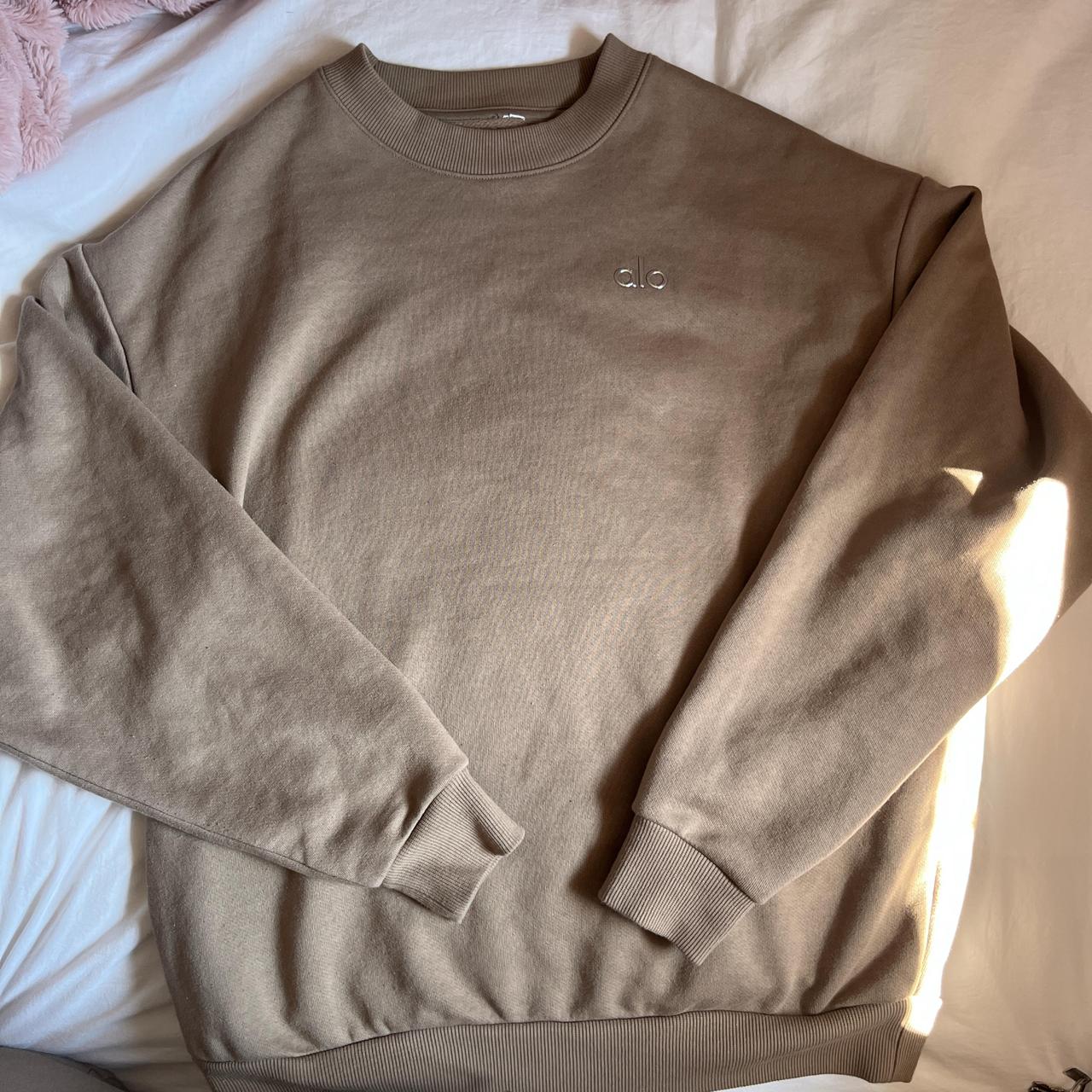 ALO accolade crew neck Gravel size xs - Depop