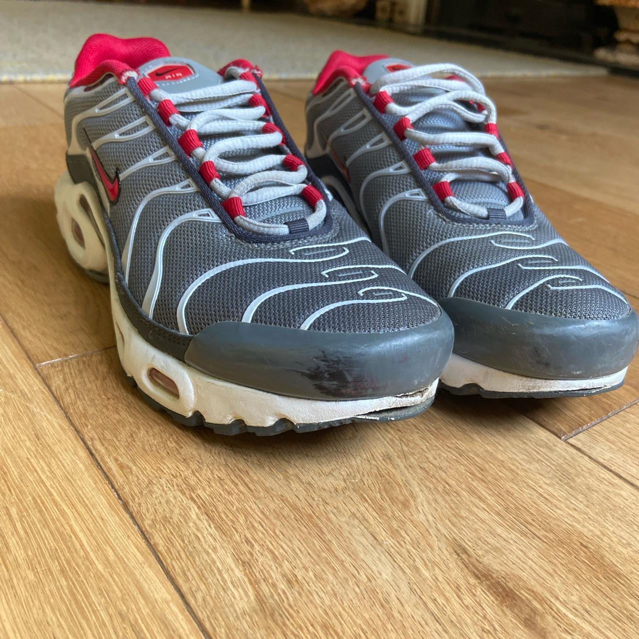 Nike Grey and Red Trainers | Depop
