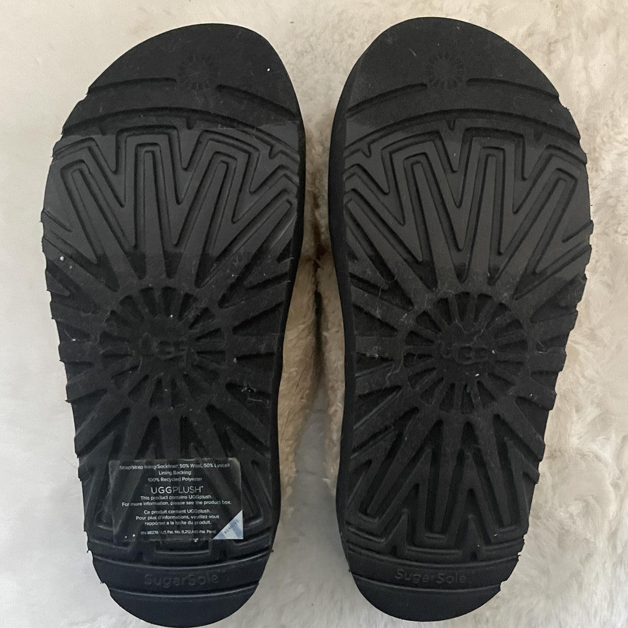 UGG Women's Cream and Black Slides | Depop