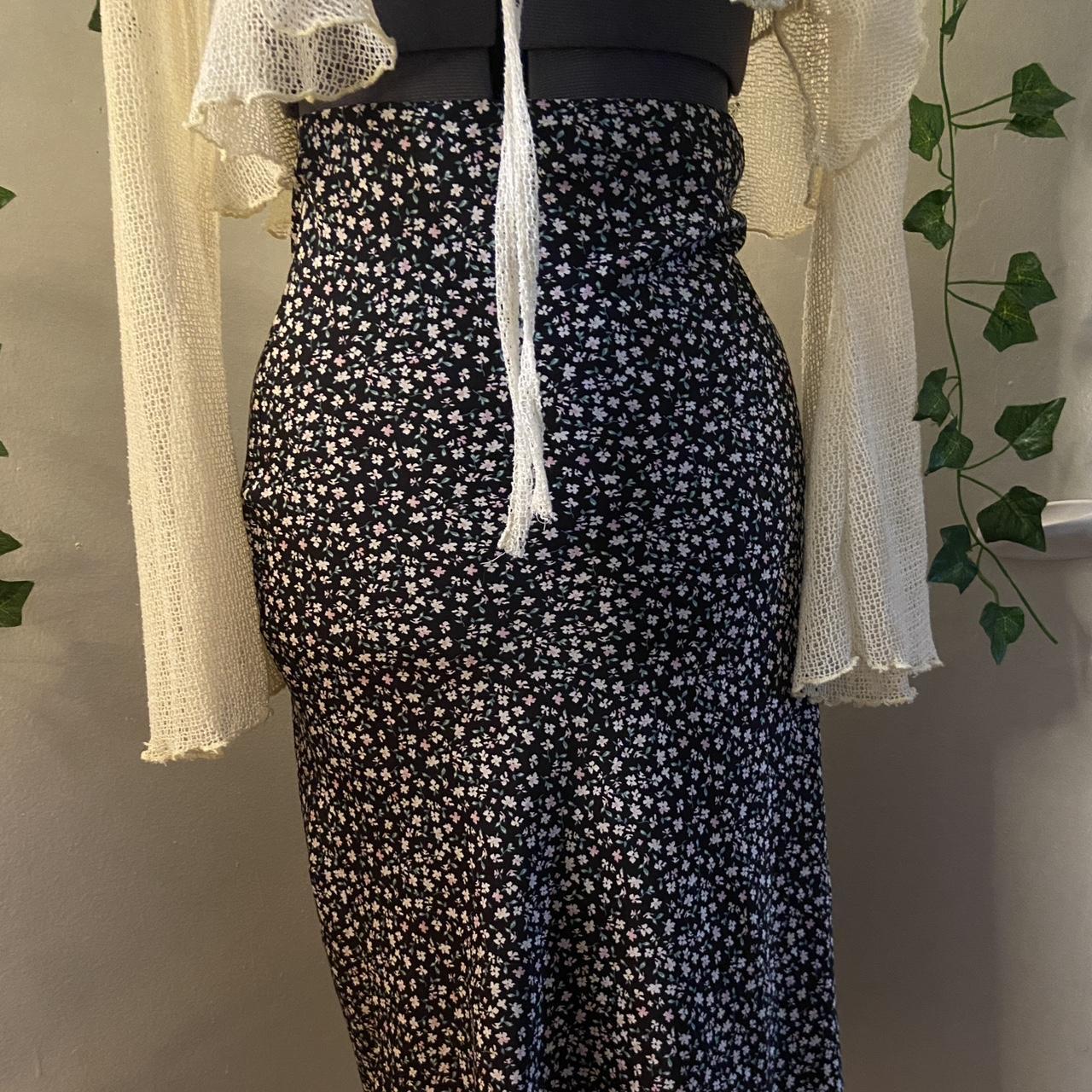 Cute cottage core midi skirt Hits a little more... - Depop