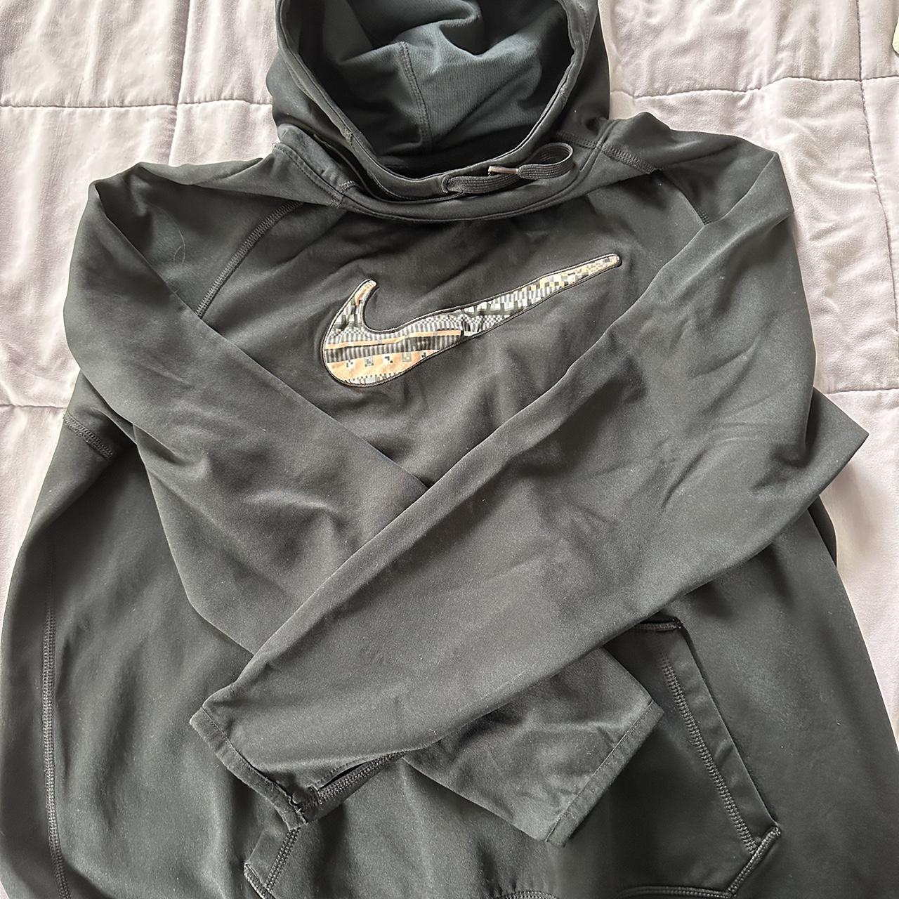 XL Nike therma-fit hoodie - Depop