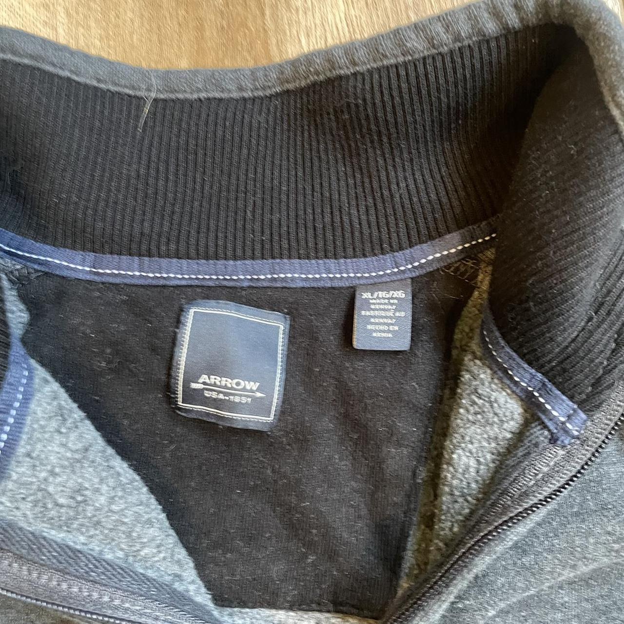 Arrow grey qtr zip XL - Depop