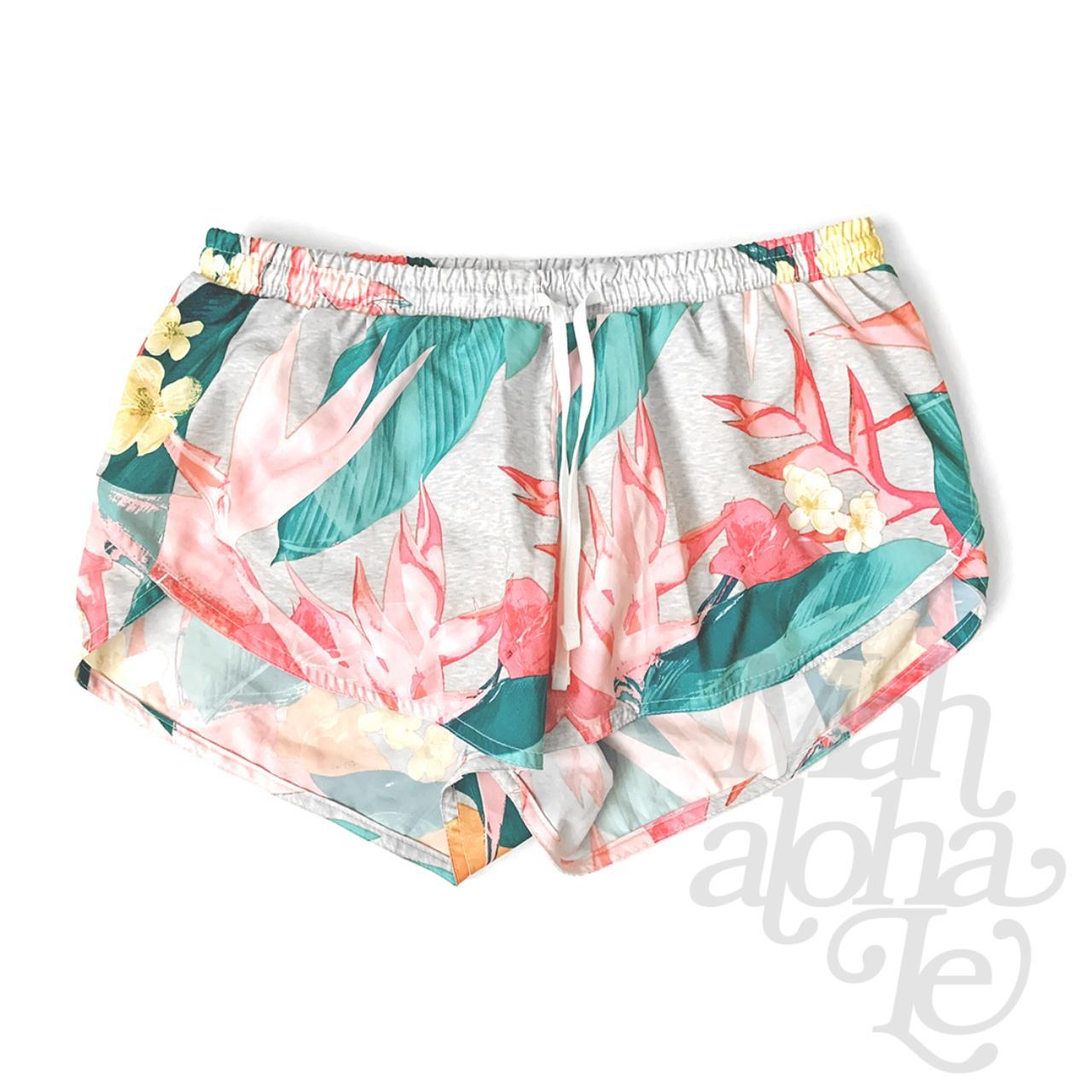 𝐁𝐫𝐚𝐧𝐝 • Old Navy Active Floral Shorts 𝐂𝐨𝐧𝐝𝐢𝐭𝐢𝐨𝐧 •... - Depop