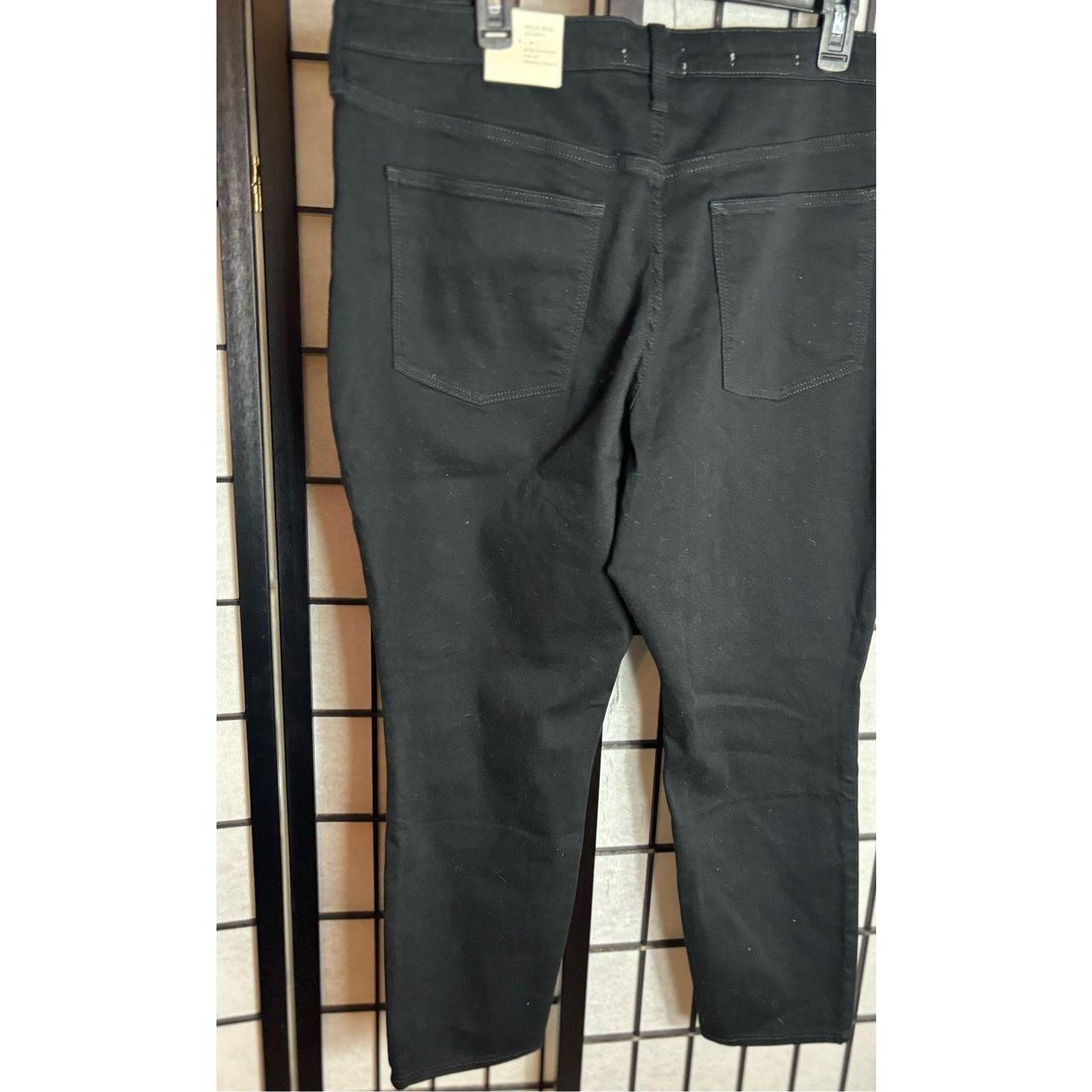 Fitted hip and thigh slim leg smooths and sculpts... - Depop