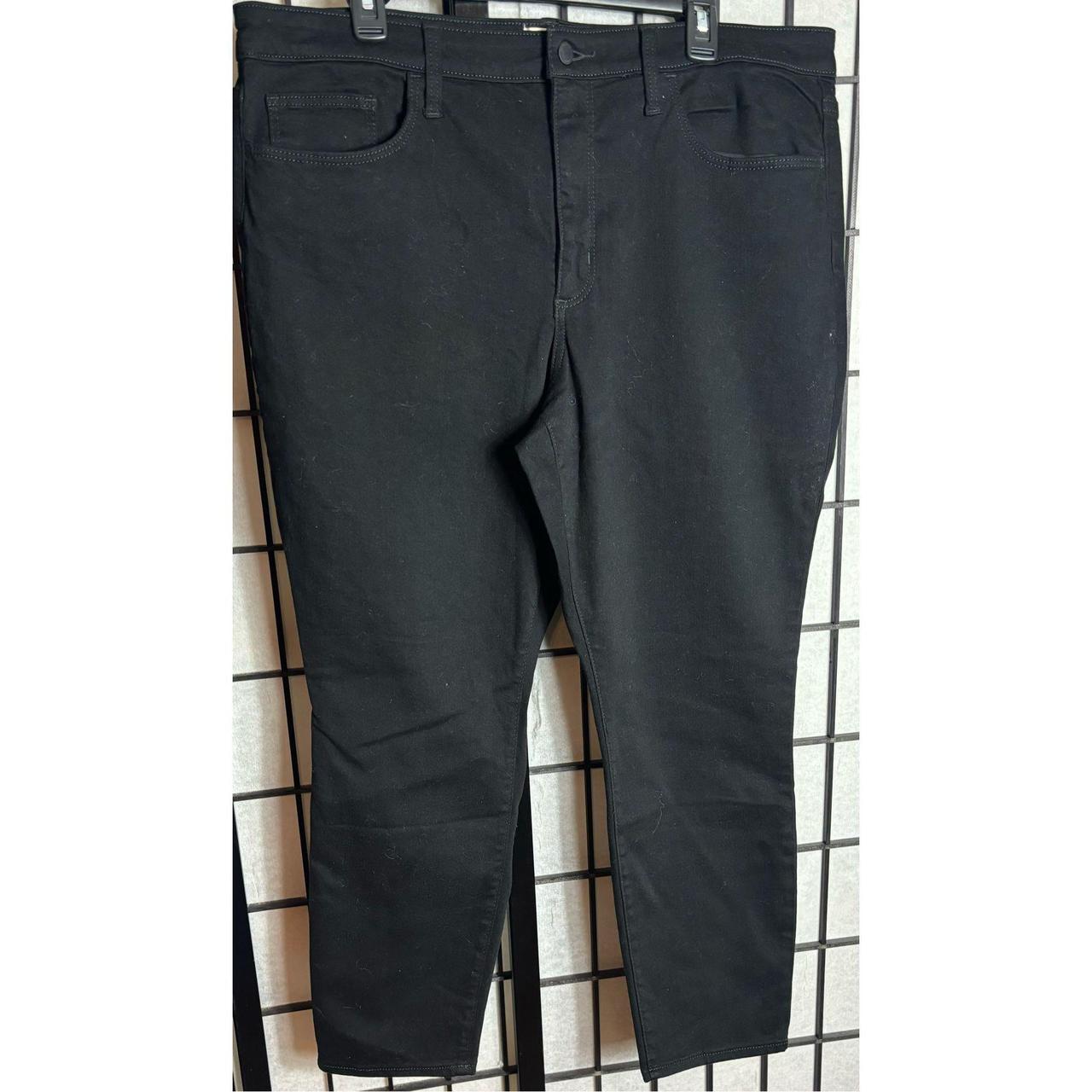 Fitted hip and thigh slim leg smooths and sculpts... - Depop