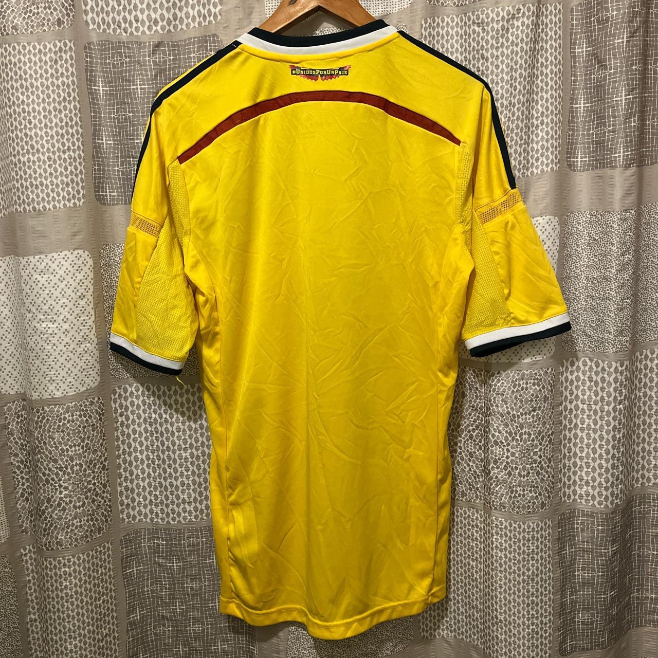 2013 Colombia Soccer jersey good condition mens L - Depop