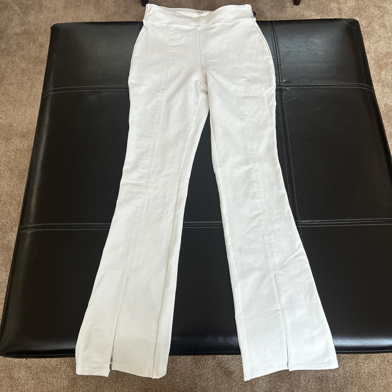 brand new with tag alo pants comfy and cute - Depop