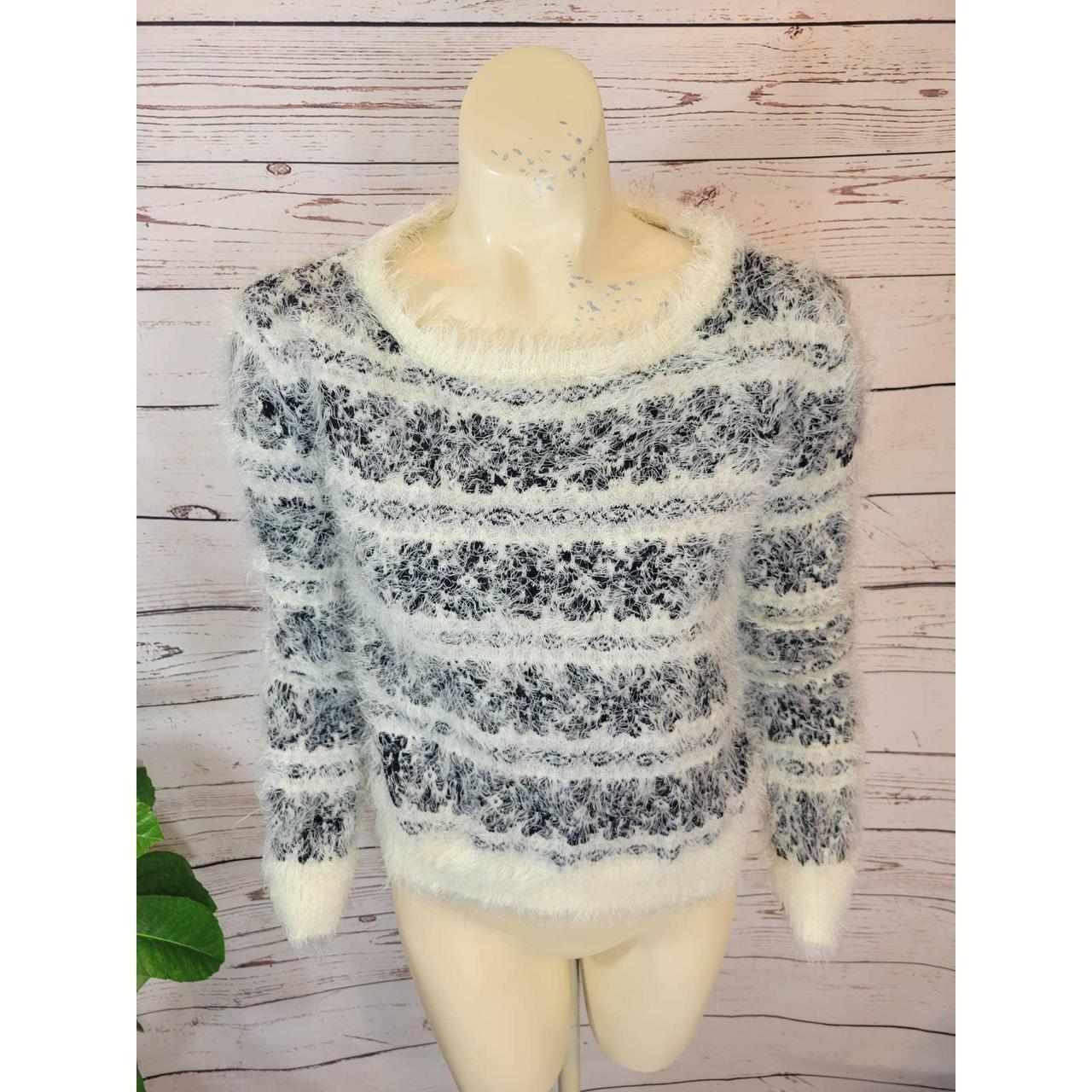 Jessica Simpson Black Ivory Fuzzy Nordic eyelash... - Depop