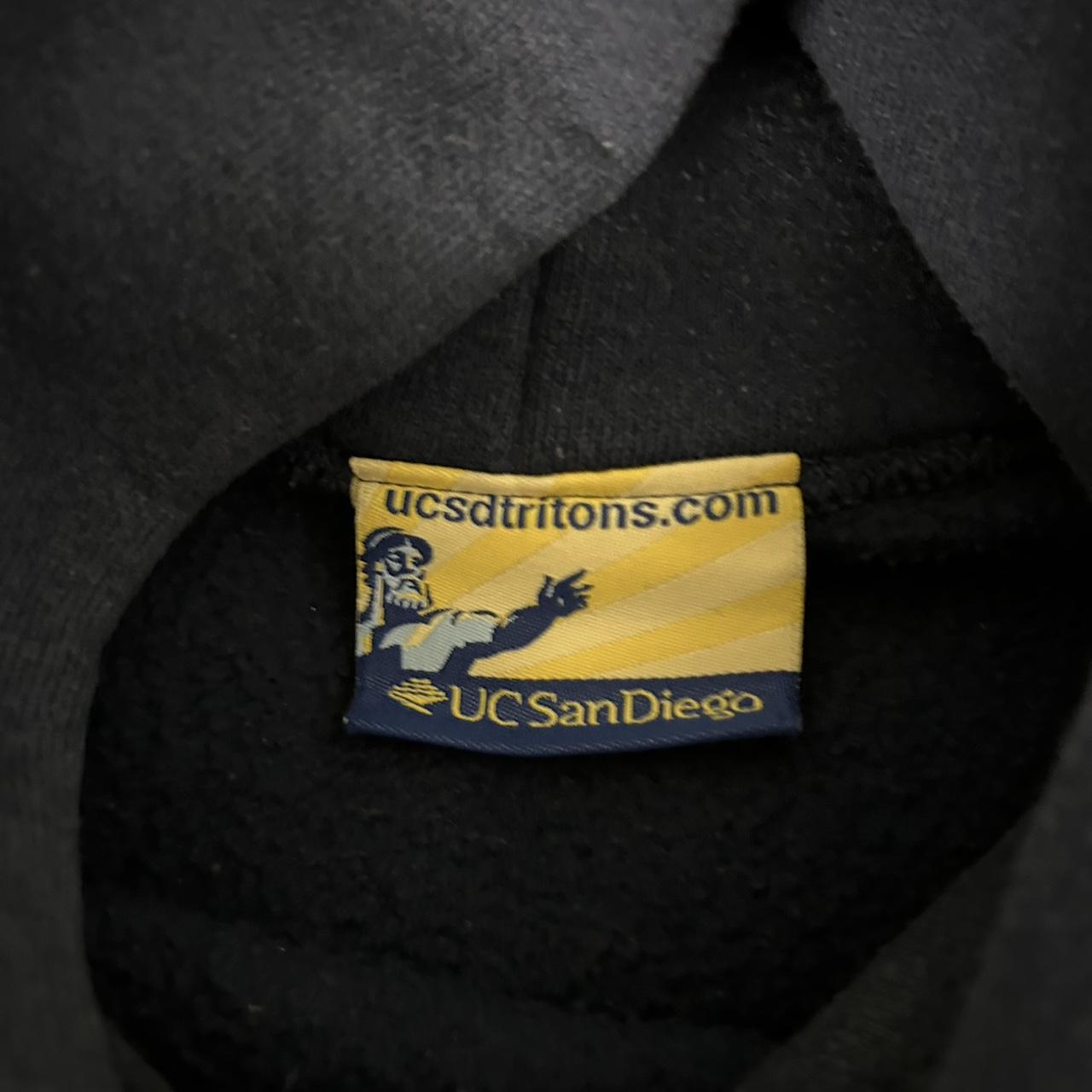 UCSD hoodie -size: small but fits a bit oversized... - Depop