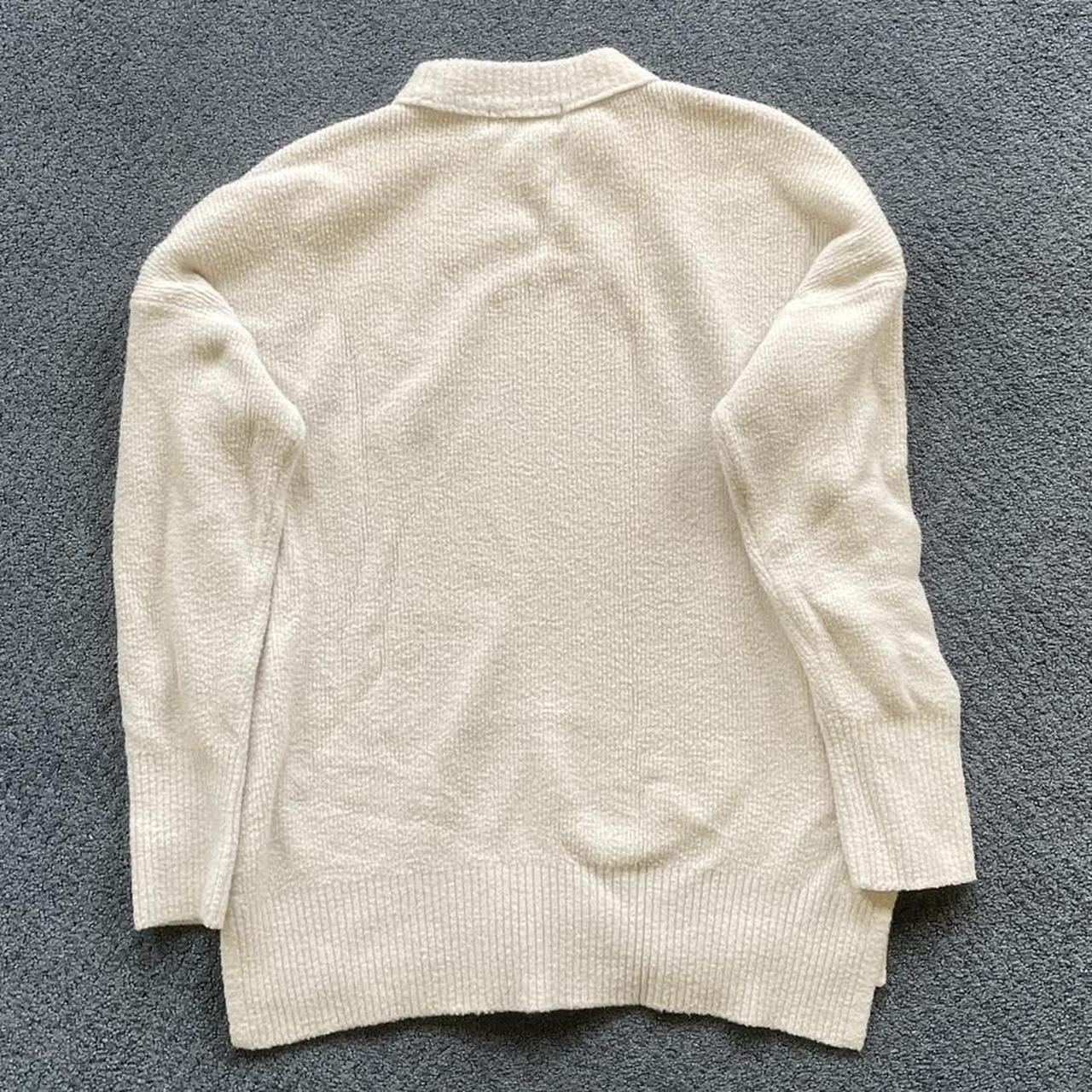 xs Abercrombie & fitch sweater! no stains and holes... - Depop